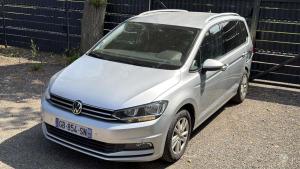 Grey Volkswagen Touran 2021 in Jonava, with an engine capacity of 1.50 L and mileage of 155 thousand km for 8700 €, photo 4 on AUTOMOTO.COM.LV