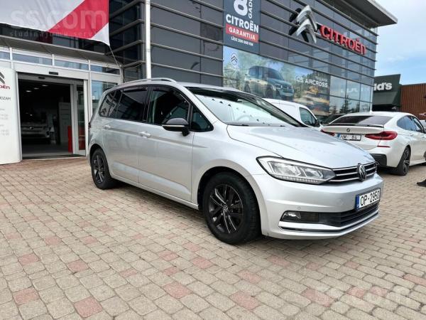 Grey Volkswagen Touran 2021 in Riga, with an engine capacity of 2.00 L and mileage of 282 thousand km for 10990 €, photo 3 on AUTOMOTO.COM.LV