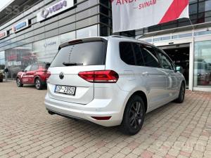Pelēks Volkswagen Touran 2021 Rīga, ar dzinēja tilpumu 2.00 L un nobraukumu 282 tūkst. km par 10990 €, foto 5 vietnē AUTOMOTO.COM.LV