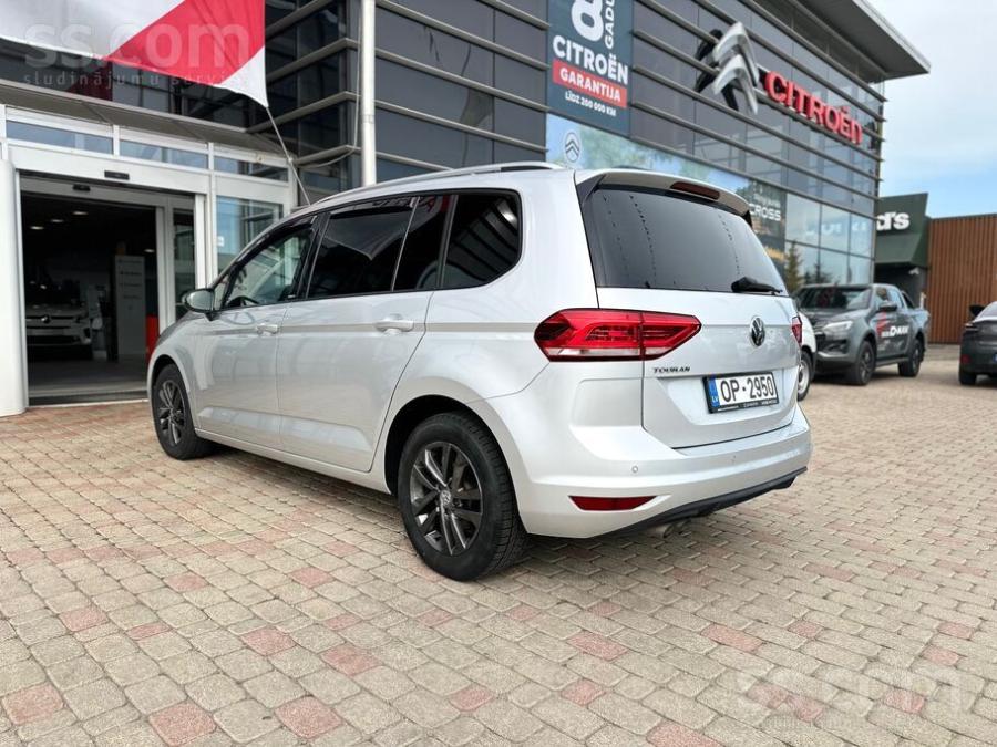 Pelēks Volkswagen Touran 2021 Rīga, ar dzinēja tilpumu 2.00 L un nobraukumu 282 tūkst. km par 10990 €, foto 7 vietnē AUTOMOTO.COM.LV