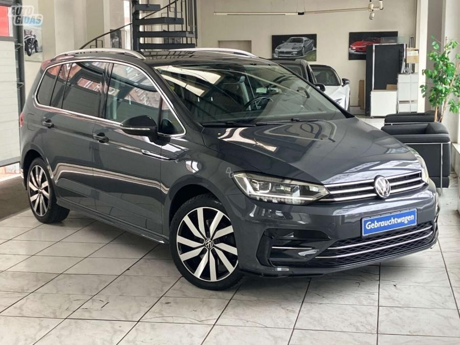 Pelēks Volkswagen Touran 2022 Kauņa, ar dzinēja tilpumu 2.00 L un nobraukumu 46 tūkst. km par 32690 €, foto 1 vietnē AUTOMOTO.COM.LV