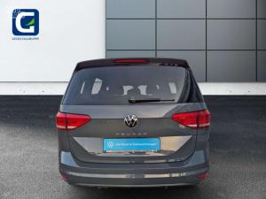 Grey Volkswagen Touran 2023 in Kaunas, with an engine capacity of 1.50 L and mileage of 23 thousand km for 32556 €, photo 5 on AUTOMOTO.COM.LV