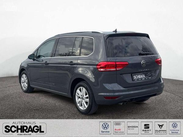 Grey Volkswagen Touran 2023 in Kaunas, with an engine capacity of 2.00 L and mileage of 80 thousand km for 32649 €, photo 3 on AUTOMOTO.COM.LV