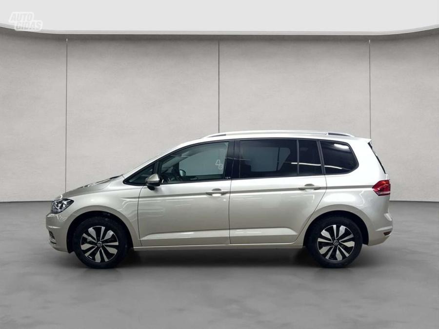 Pelēks Volkswagen Touran 2023 Kauņa, ar dzinēja tilpumu 1.50 L un nobraukumu 12 tūkst. km par 32056 €, foto 2 vietnē AUTOMOTO.COM.LV