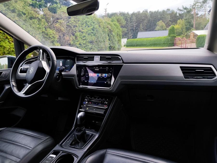 Grey Volkswagen Touran 2023 in Anyksciai, with an engine capacity of 2.00 L and mileage of 310 thousand km for 13250 €, photo 7 on AUTOMOTO.COM.LV