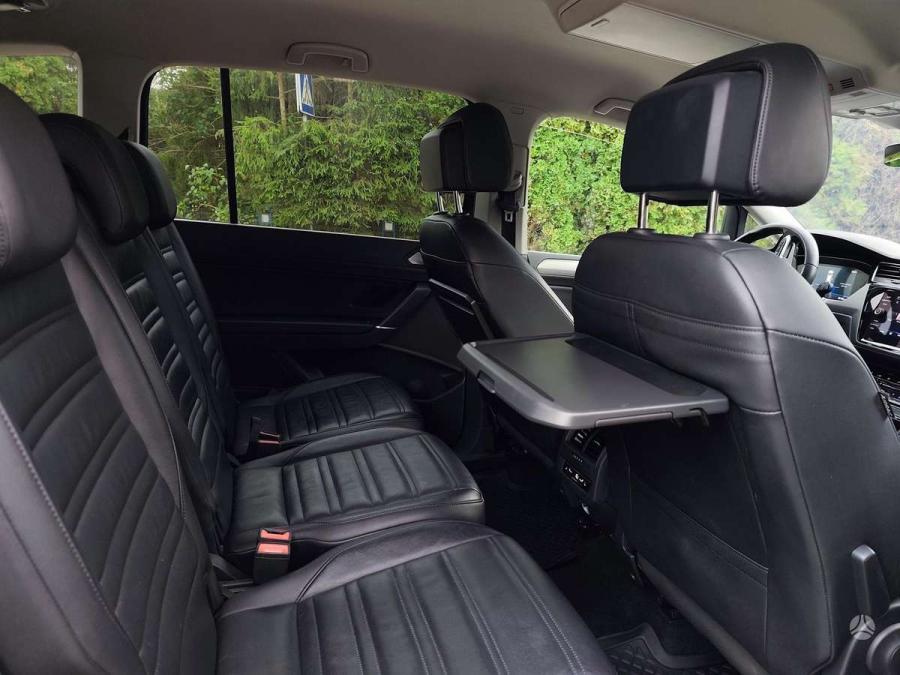 Grey Volkswagen Touran 2023 in Anyksciai, with an engine capacity of 2.00 L and mileage of 310 thousand km for 13250 €, photo 22 on AUTOMOTO.COM.LV