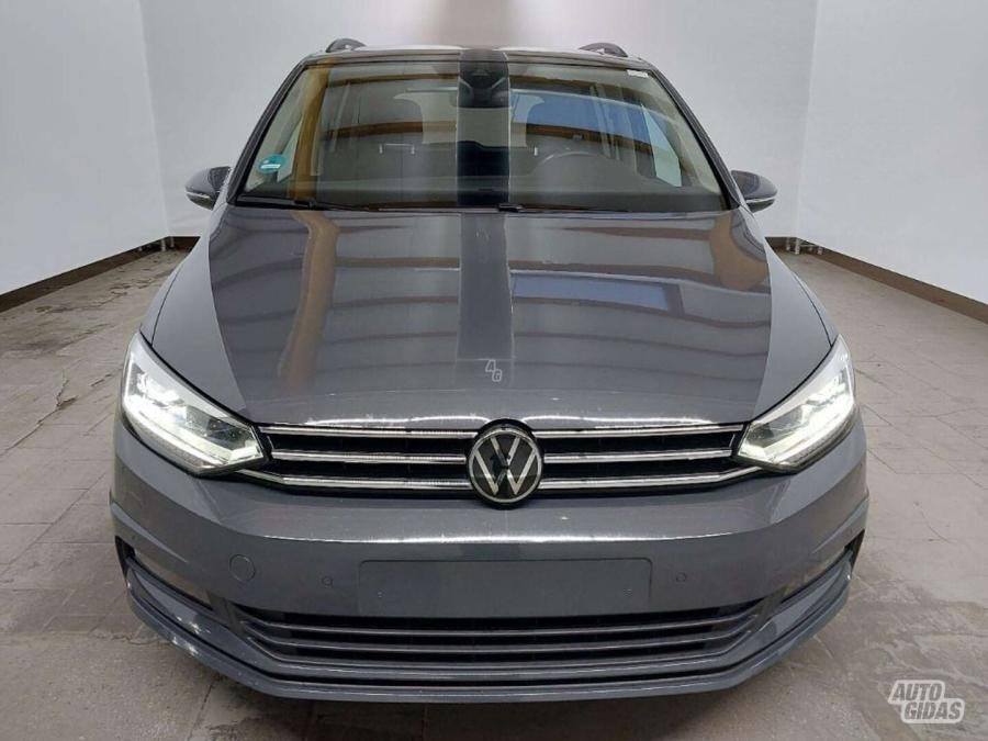 Grey Volkswagen Touran 2024 in Kaunas, with an engine capacity of 1.50 L and mileage of 60 thousand km for 33209 €, photo 5 on AUTOMOTO.COM.LV