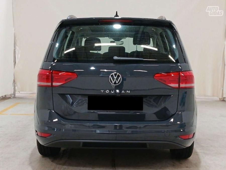 Grey Volkswagen Touran 2024 in Kaunas, with an engine capacity of 1.50 L and mileage of 50 thousand km for 33209 €, photo 6 on AUTOMOTO.COM.LV