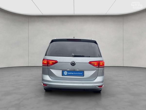 Grey Volkswagen Touran 2025 in Kaunas, with an engine capacity of 1.50 L and mileage of 26 thousand km for 33104 €, photo 6 on AUTOMOTO.COM.LV