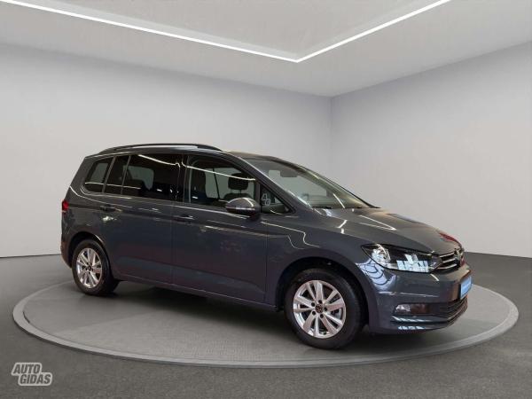 Grey Volkswagen Touran 2025 in Kaunas, with an engine capacity of 1.50 L and mileage of 14 thousand km for 32988 €, photo 3 on AUTOMOTO.COM.LV
