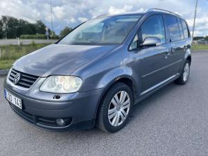 Pelēks Volkswagen Touran 2004 Viļņa, ar dzinēja tilpumu 1.97 L un nobraukumu 291 tūkst. km par 1999 €, foto 4 vietnē AUTOMOTO.COM.LV