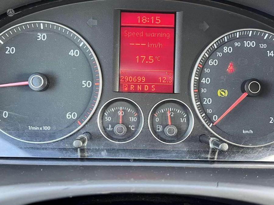 Pelēks Volkswagen Touran 2004 Viļņa, ar dzinēja tilpumu 1.97 L un nobraukumu 291 tūkst. km par 1999 €, foto 14 vietnē AUTOMOTO.COM.LV