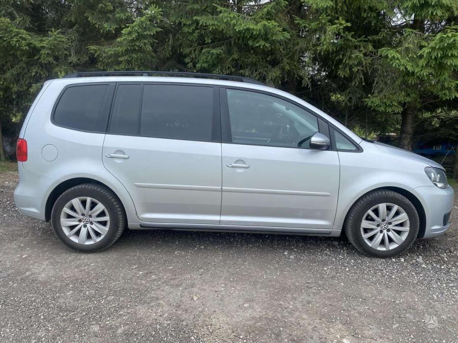 Pelēks Volkswagen Touran 2010 Kėdainiai, ar dzinēja tilpumu 1.60 L un nobraukumu 333 tūkst. km par 3950 €, foto 8 vietnē AUTOMOTO.COM.LV