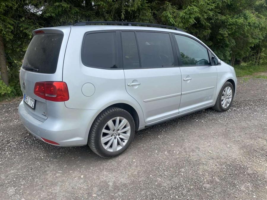 Pelēks Volkswagen Touran 2010 Kėdainiai, ar dzinēja tilpumu 1.60 L un nobraukumu 333 tūkst. km par 3950 €, foto 9 vietnē AUTOMOTO.COM.LV