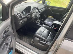 Pelēks Volkswagen Touran 2010 Kėdainiai, ar dzinēja tilpumu 1.60 L un nobraukumu 333 tūkst. km par 3950 €, foto 11 vietnē AUTOMOTO.COM.LV