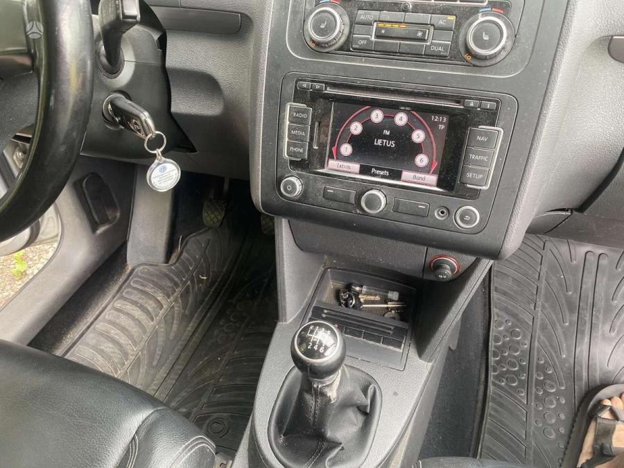 Pelēks Volkswagen Touran 2010 Kėdainiai, ar dzinēja tilpumu 1.60 L un nobraukumu 333 tūkst. km par 3950 €, foto 15 vietnē AUTOMOTO.COM.LV