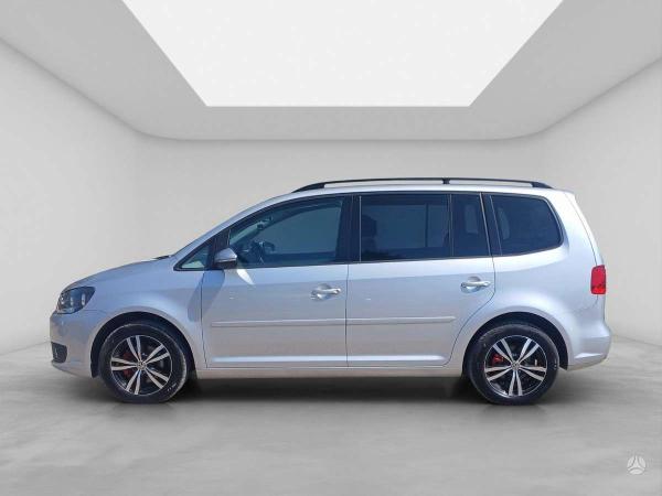 Grey Volkswagen Touran 2013 in Vilnius, with an engine capacity of 1.60 L and mileage of 231 thousand km for 5850 €, photo 2 on AUTOMOTO.COM.LV