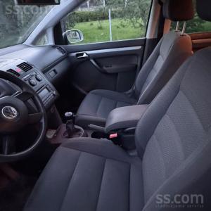 Grey Volkswagen Touran 2006 in Daugavpils, with an engine capacity of 2.00 L and mileage of 335 thousand km for 1050 €, photo 6 on AUTOMOTO.COM.LV