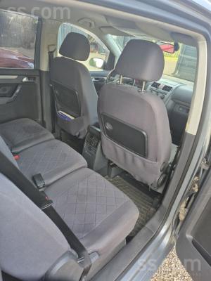 Pelēks Volkswagen Touran 2007 Cēsis, ar dzinēja tilpumu 1.90 L un nobraukumu 309 tūkst. km par 1550 €, foto 12 vietnē AUTOMOTO.COM.LV