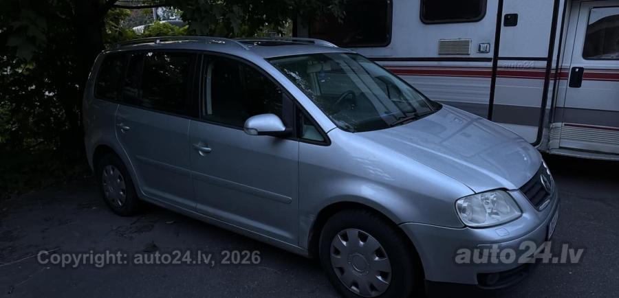 Pelēks Volkswagen Touran 2003 Tallina, ar dzinēja tilpumu 2.00 L un nobraukumu 394 tūkst. km par 900 €, foto 4 vietnē AUTOMOTO.COM.LV