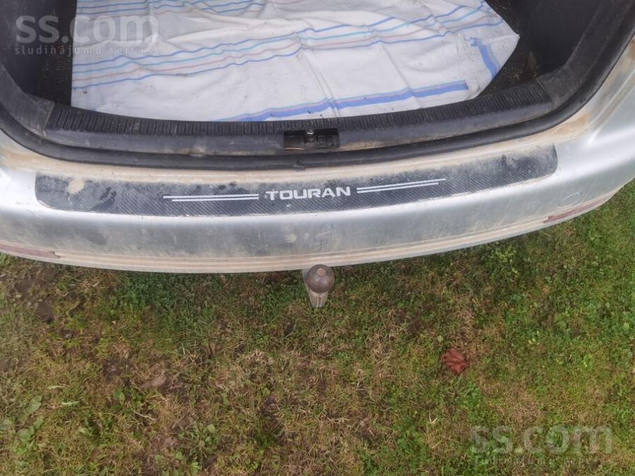 Pelēks Volkswagen Touran 2003 Rēzekne, ar dzinēja tilpumu 2.00 L un nobraukumu 346 tūkst. km par 500 €, foto 8 vietnē AUTOMOTO.COM.LV