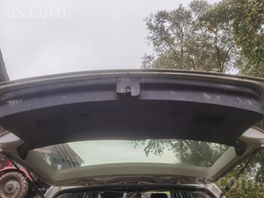 Pelēks Volkswagen Touran 2003 Rēzekne, ar dzinēja tilpumu 2.00 L un nobraukumu 346 tūkst. km par 500 €, foto 9 vietnē AUTOMOTO.COM.LV