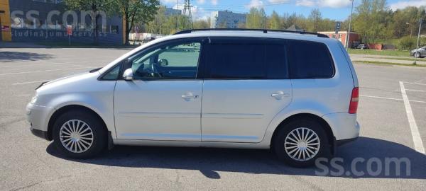 Pelēks Volkswagen Touran 2004 Rīga, ar dzinēja tilpumu 1.90 L un nobraukumu 307 tūkst. km par 2150 €, foto 2 vietnē AUTOMOTO.COM.LV