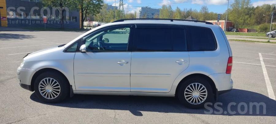 Pelēks Volkswagen Touran 2004 Rīga, ar dzinēja tilpumu 1.90 L un nobraukumu 307 tūkst. km par 970 €, foto 2 vietnē AUTOMOTO.COM.LV