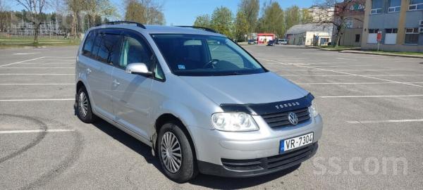 Pelēks Volkswagen Touran 2004 Rīga, ar dzinēja tilpumu 1.90 L un nobraukumu 307 tūkst. km par 2150 €, foto 5 vietnē AUTOMOTO.COM.LV
