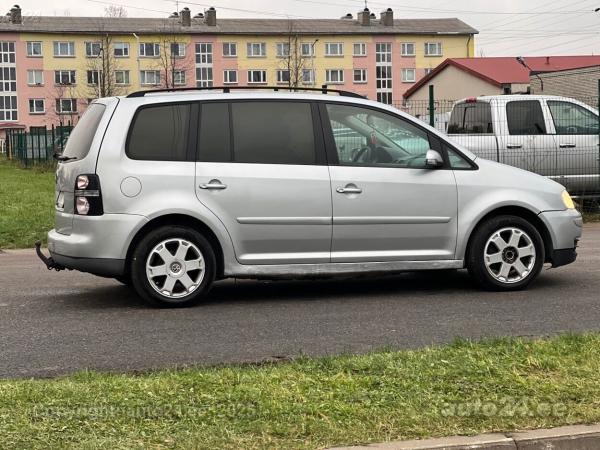 Серый Фольксваген Туран 2004 в Нарва, объемом двигателя 1.90 л и пробегом 386 тыс. км за 599 €, фото 11 на AUTOMOTO.COM.LV