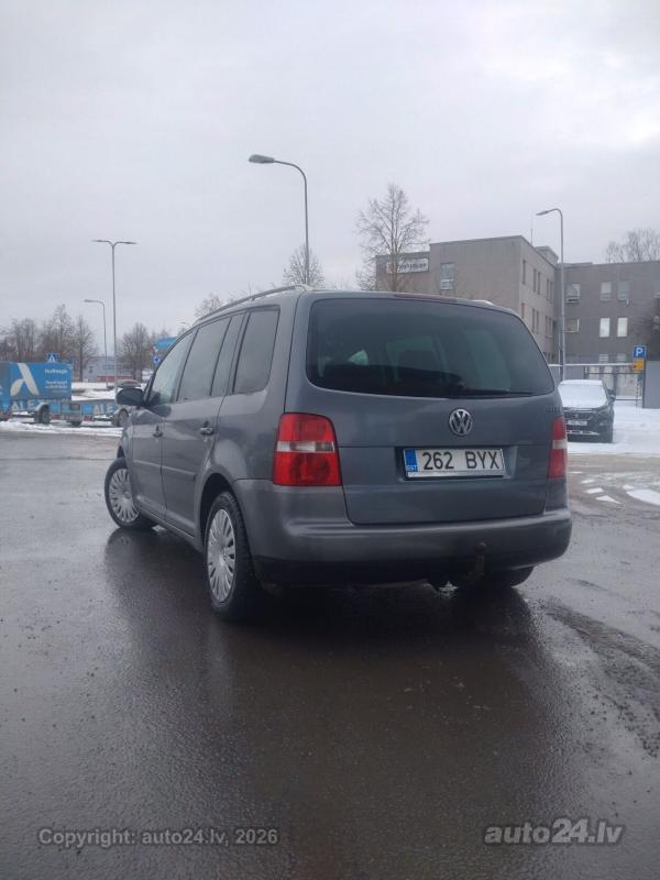 Pelēks Volkswagen Touran 2004 Tartu, ar dzinēja tilpumu 2.00 L un nobraukumu 360 tūkst. km par 1499 €, foto 3 vietnē AUTOMOTO.COM.LV