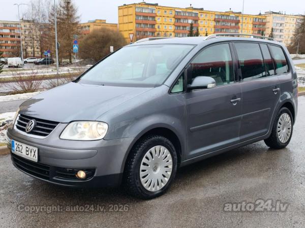 Grey Volkswagen Touran 2004 in Tartu, with an engine capacity of 2.00 L and mileage of 364 thousand km for 1999 €, photo 3 on AUTOMOTO.COM.LV