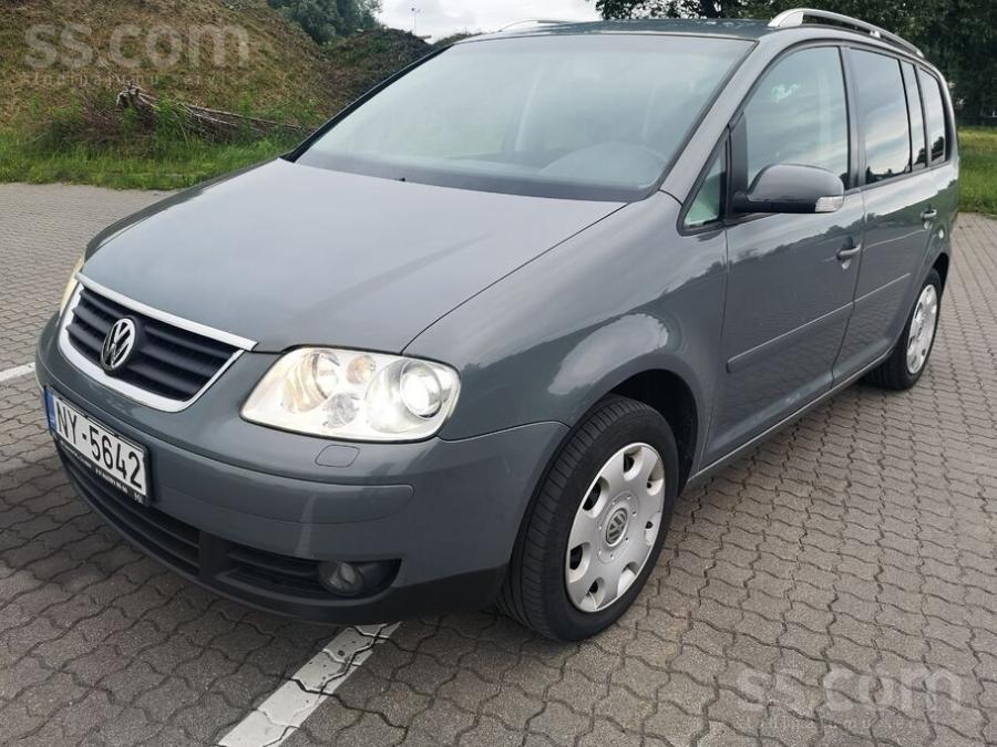 Grey Volkswagen Touran 2004 in Riga, with an engine capacity of 1.90 L and mileage of 0 thousand km for 2400 €, photo 1 on AUTOMOTO.COM.LV