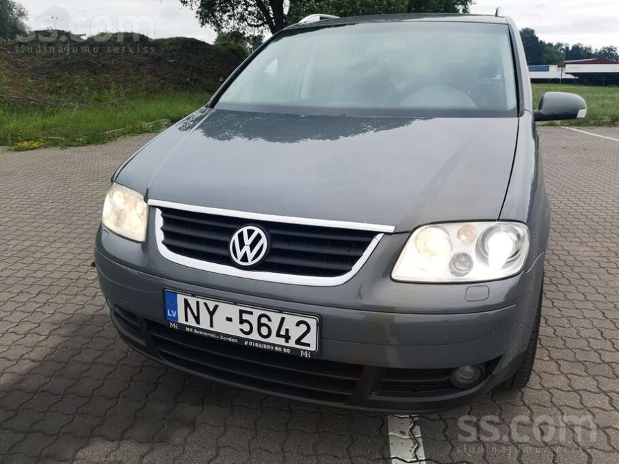 Grey Volkswagen Touran 2004 in Riga, with an engine capacity of 1.90 L and mileage of 0 thousand km for 2400 €, photo 3 on AUTOMOTO.COM.LV