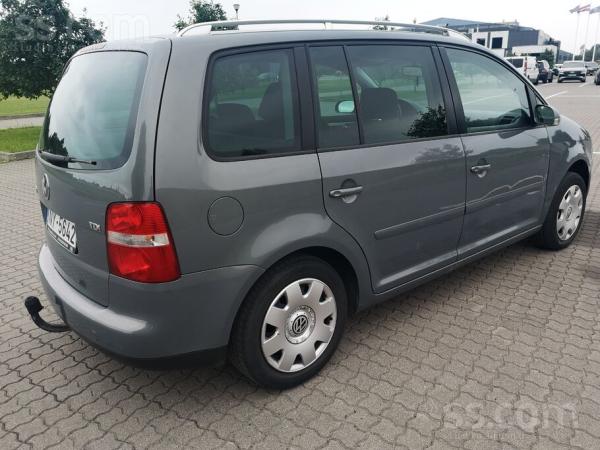 Grey Volkswagen Touran 2004 in Riga, with an engine capacity of 1.90 L and mileage of 0 thousand km for 2400 €, photo 4 on AUTOMOTO.COM.LV