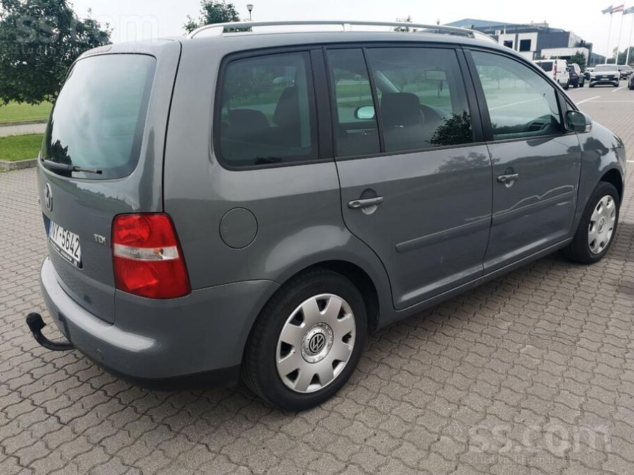Grey Volkswagen Touran 2004 in Riga, with an engine capacity of 1.90 L and mileage of 0 thousand km for 2400 €, photo 5 on AUTOMOTO.COM.LV