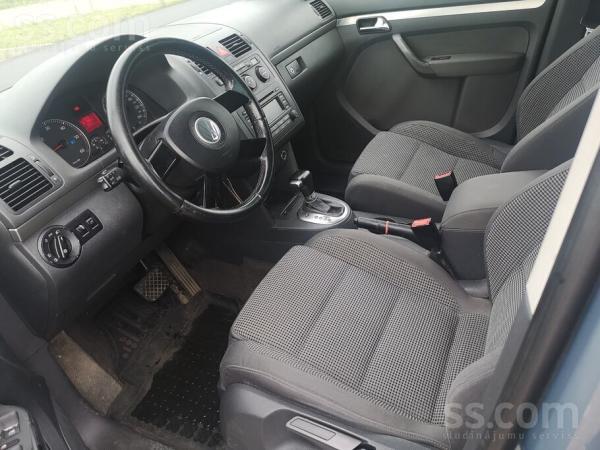 Grey Volkswagen Touran 2004 in Riga, with an engine capacity of 1.90 L and mileage of 0 thousand km for 2400 €, photo 7 on AUTOMOTO.COM.LV