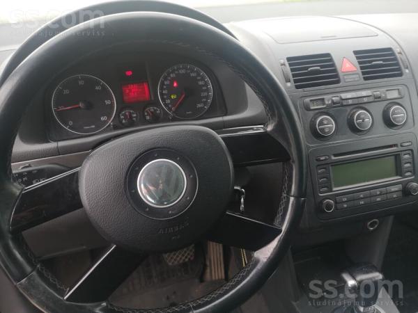 Grey Volkswagen Touran 2004 in Riga, with an engine capacity of 1.90 L and mileage of 0 thousand km for 2400 €, photo 9 on AUTOMOTO.COM.LV