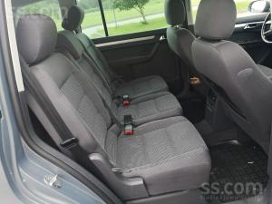 Grey Volkswagen Touran 2004 in Riga, with an engine capacity of 1.90 L and mileage of 0 thousand km for 2400 €, photo 13 on AUTOMOTO.COM.LV