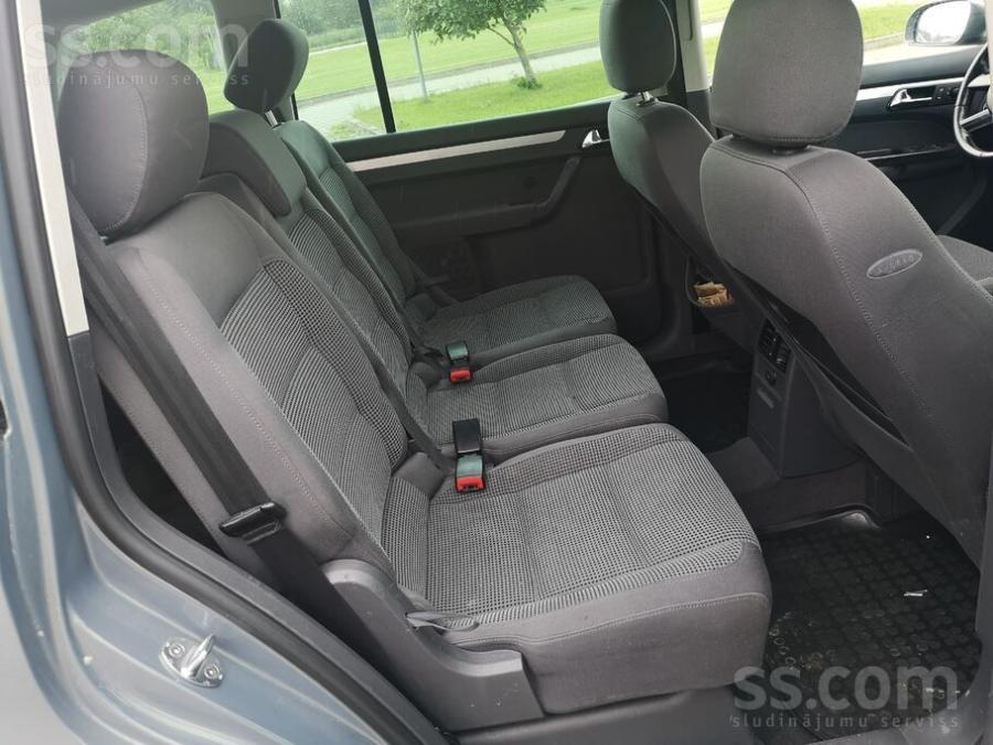 Grey Volkswagen Touran 2004 in Riga, with an engine capacity of 1.90 L and mileage of 0 thousand km for 2400 €, photo 13 on AUTOMOTO.COM.LV