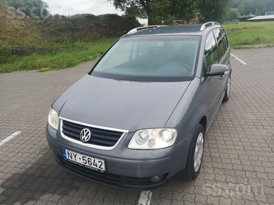 Grey Volkswagen Touran 2004 in Riga, with an engine capacity of 1.90 L and mileage of 0 thousand km for 2400 €, photo 15 on AUTOMOTO.COM.LV