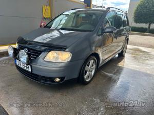 Pelēks Volkswagen Touran 2004 Tallina, ar dzinēja tilpumu 1.90 L un nobraukumu 356 tūkst. km par 1990 €, foto 4 vietnē AUTOMOTO.COM.LV