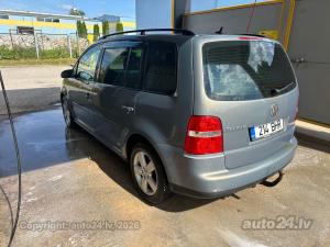 Pelēks Volkswagen Touran 2004 Tallina, ar dzinēja tilpumu 1.90 L un nobraukumu 356 tūkst. km par 1990 €, foto 7 vietnē AUTOMOTO.COM.LV