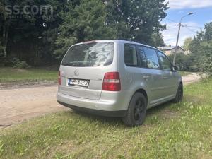 Серый Фольксваген Туран 2005 в Рига, объемом двигателя 1.90 л и пробегом 331 тыс. км за 2000 €, фото 5 на AUTOMOTO.COM.LV