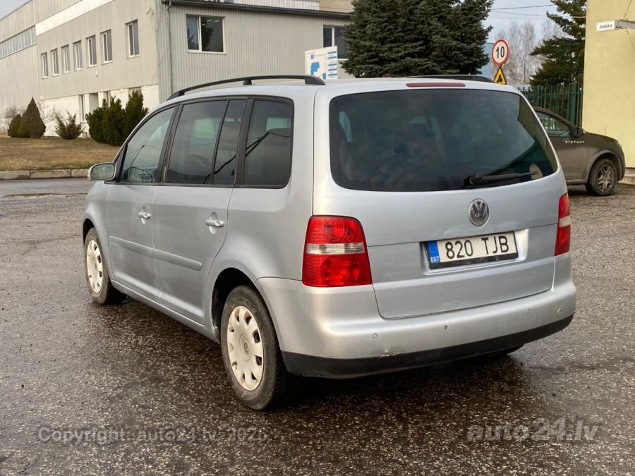 Grey Volkswagen Touran 2006 in Tartu, with an engine capacity of 2.00 L and mileage of 429 thousand km for 1990 €, photo 5 on AUTOMOTO.COM.LV