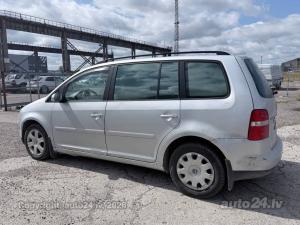 Pelēks Volkswagen Touran 2006 Tallina, ar dzinēja tilpumu 1.90 L un nobraukumu 259 tūkst. km par 599 €, foto 5 vietnē AUTOMOTO.COM.LV