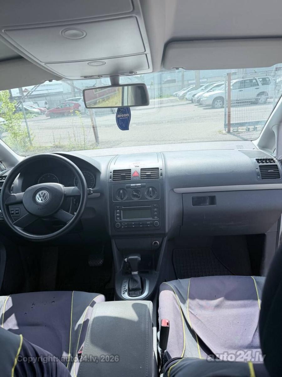 Pelēks Volkswagen Touran 2006 Tallina, ar dzinēja tilpumu 1.90 L un nobraukumu 259 tūkst. km par 599 €, foto 6 vietnē AUTOMOTO.COM.LV