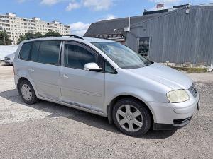 Серый Фольксваген Туран 2006 в Таллин, объемом двигателя 1.90 л и пробегом 259 тыс. км за 599 €, фото  на AUTOMOTO.COM.LV