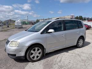 Серый Фольксваген Туран 2006 в Таллин, объемом двигателя 1.90 л и пробегом 259 тыс. км за 599 €, фото 3 на AUTOMOTO.COM.LV
