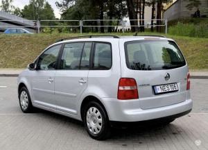 Grey Volkswagen Touran 2006 in Vilnius, with an engine capacity of 1.90 L and mileage of 295 thousand km for 2800 €, photo 5 on AUTOMOTO.COM.LV